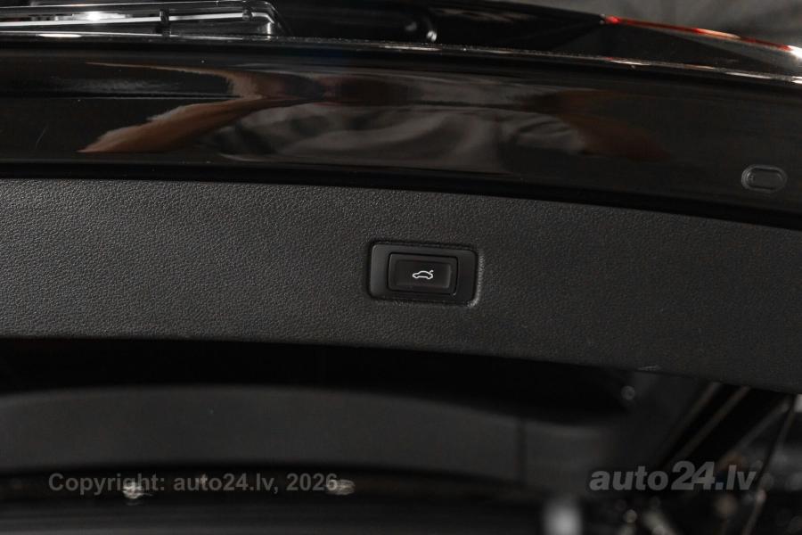 Melns Audi Q7 2016 Rīga, ar dzinēja tilpumu 3.00 L un nobraukumu 238 tūkst. km par 25000 €, foto 31 vietnē AUTOMOTO.COM.LV