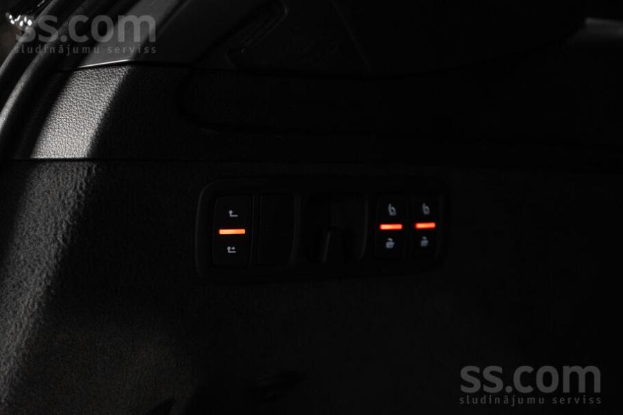 Melns Audi Q7 2016 Rīga, ar dzinēja tilpumu 3.00 L un nobraukumu 238 tūkst. km par 25000 €, foto 34 vietnē AUTOMOTO.COM.LV