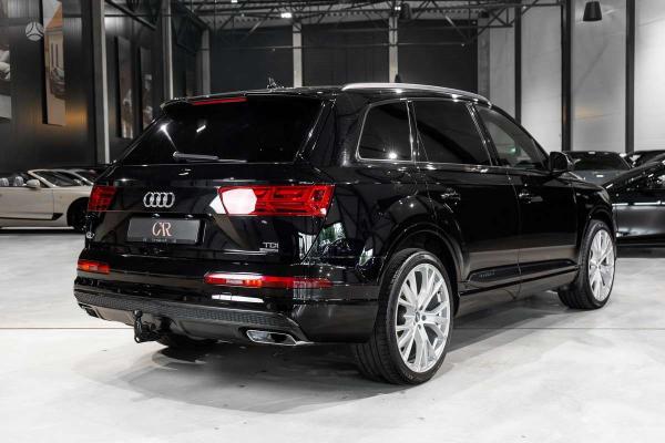 Black Audi Q7 2016 in Riga, with an engine capacity of 2.97 L and mileage of 238 thousand km for 25000 €, photo 4 on AUTOMOTO.COM.LV