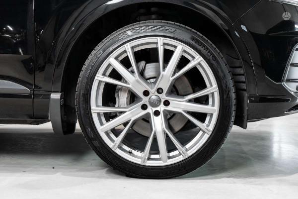 Black Audi Q7 2016 in Riga, with an engine capacity of 2.97 L and mileage of 238 thousand km for 25000 €, photo 7 on AUTOMOTO.COM.LV