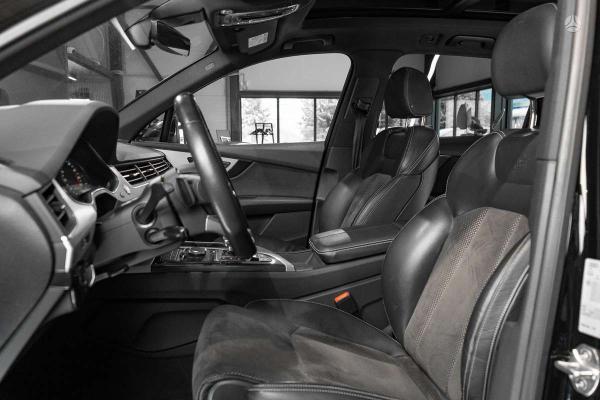 Black Audi Q7 2016 in Riga, with an engine capacity of 2.97 L and mileage of 238 thousand km for 25000 €, photo 8 on AUTOMOTO.COM.LV