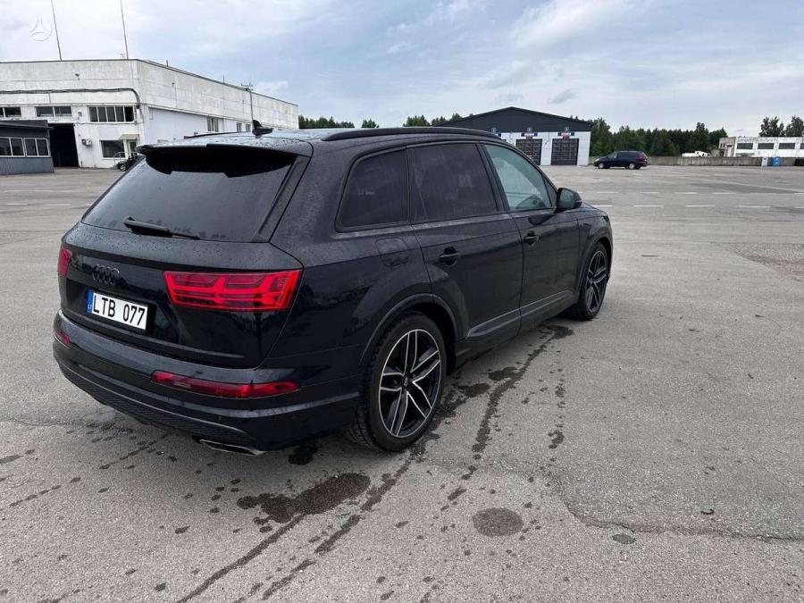 Melns Audi Q7 2016 Panevēža, ar dzinēja tilpumu 2.97 L un nobraukumu 294 tūkst. km par 25000 €, foto 6 vietnē AUTOMOTO.COM.LV