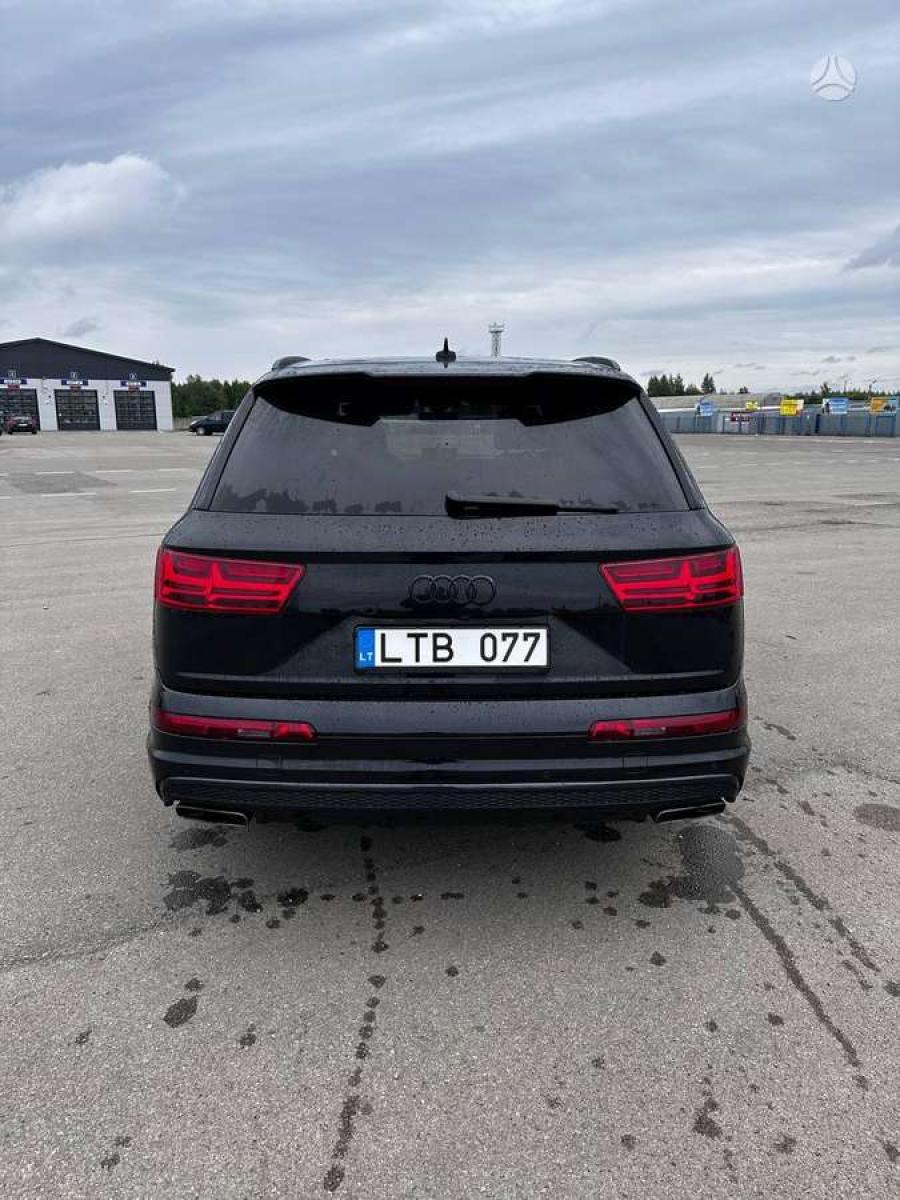 Melns Audi Q7 2016 Panevēža, ar dzinēja tilpumu 2.97 L un nobraukumu 294 tūkst. km par 25000 €, foto 7 vietnē AUTOMOTO.COM.LV