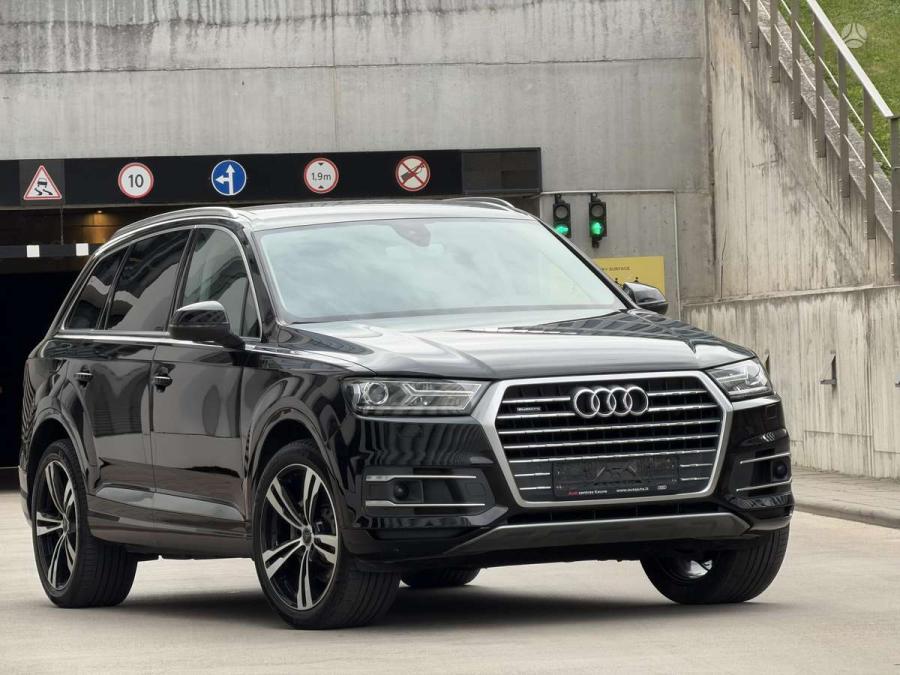Black Audi Q7 2016 in Vilnius, with an engine capacity of 3.00 L and mileage of 325 thousand km for 18650 €, photo 1 on AUTOMOTO.COM.LV