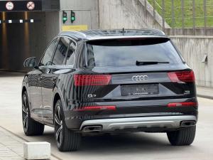 Black Audi Q7 2016 in Vilnius, with an engine capacity of 3.00 L and mileage of 325 thousand km for 18650 €, photo 20 on AUTOMOTO.COM.LV