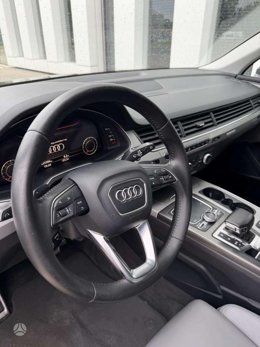 Black Audi Q7 2016 in Vilnius, with an engine capacity of 3.00 L and mileage of 325 thousand km for 18290 €, photo 21 on AUTOMOTO.COM.LV