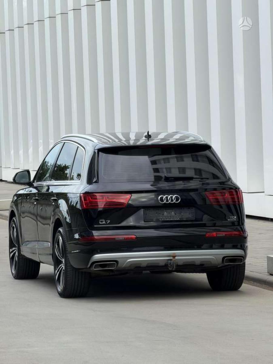 Black Audi Q7 2016 in Vilnius, with an engine capacity of 3.00 L and mileage of 325 thousand km for 18290 €, photo 30 on AUTOMOTO.COM.LV