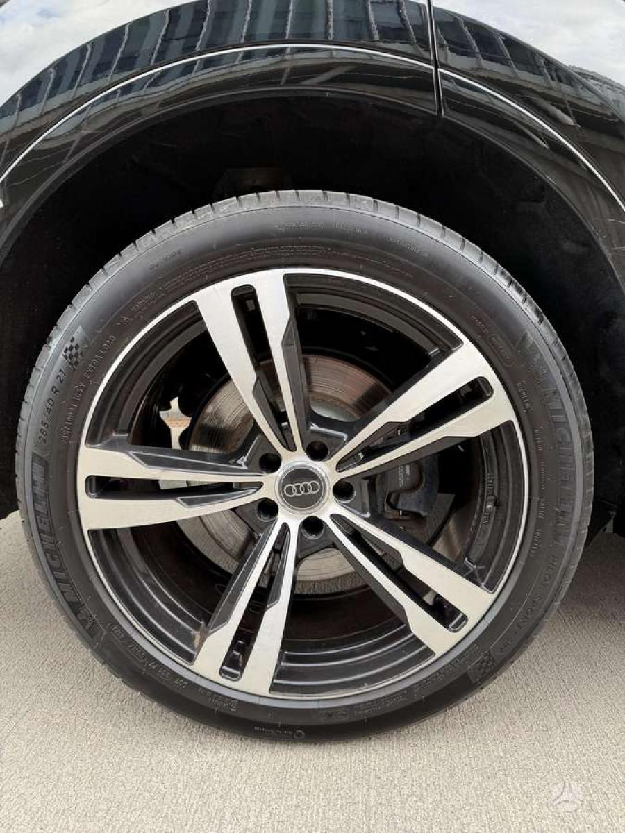 Black Audi Q7 2016 in Vilnius, with an engine capacity of 3.00 L and mileage of 325 thousand km for 18290 €, photo 35 on AUTOMOTO.COM.LV