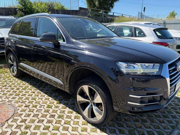 Black Audi Q7 2016 in Panevezys, with an engine capacity of 2.97 L and mileage of 230 thousand km for 13700 €, photo 3 on AUTOMOTO.COM.LV