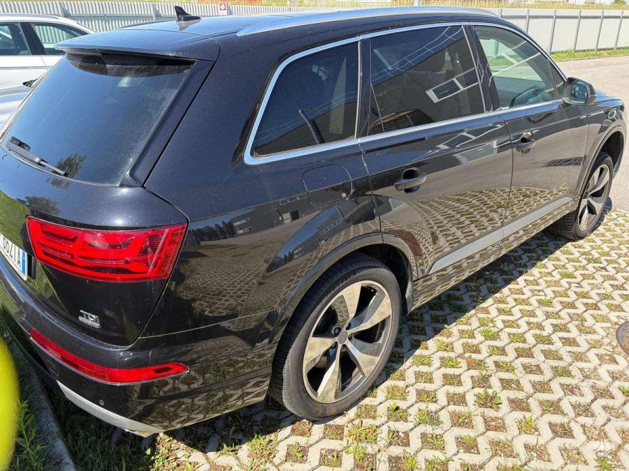 Melns Audi Q7 2016 Panevēža, ar dzinēja tilpumu 2.97 L un nobraukumu 230 tūkst. km par 13700 €, foto 5 vietnē AUTOMOTO.COM.LV