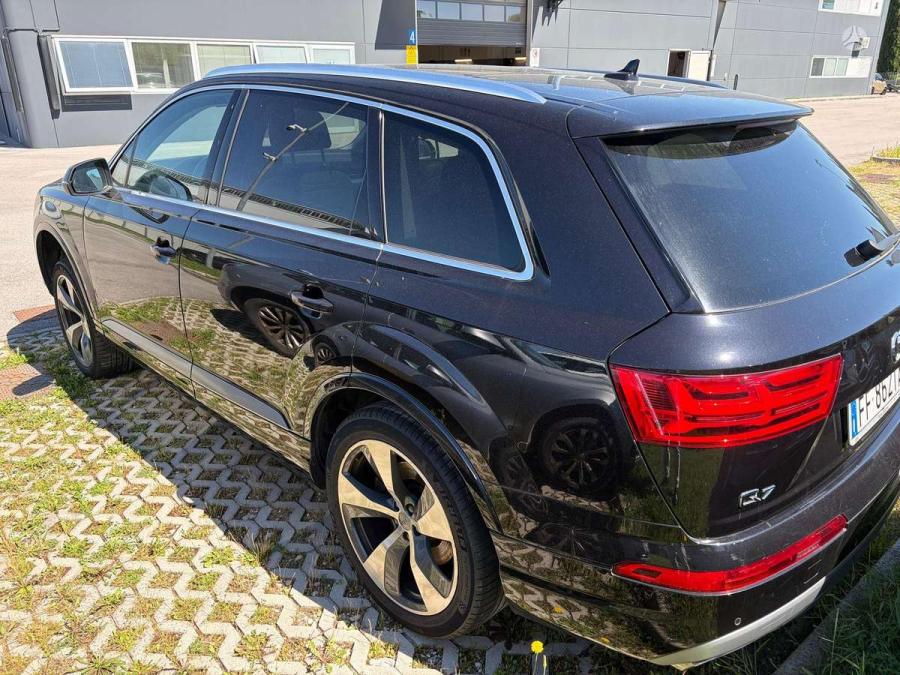Melns Audi Q7 2016 Panevēža, ar dzinēja tilpumu 2.97 L un nobraukumu 230 tūkst. km par 13700 €, foto 7 vietnē AUTOMOTO.COM.LV