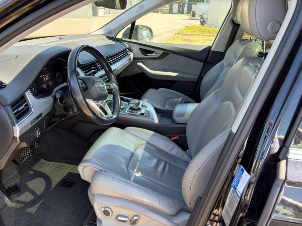 Black Audi Q7 2016 in Panevezys, with an engine capacity of 2.97 L and mileage of 230 thousand km for 13700 €, photo 7 on AUTOMOTO.COM.LV