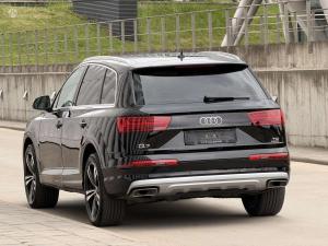 Black Audi Q7 2016 in Vilnius, with an engine capacity of 3.00 L and mileage of 325 thousand km for 18500 €, photo 17 on AUTOMOTO.COM.LV