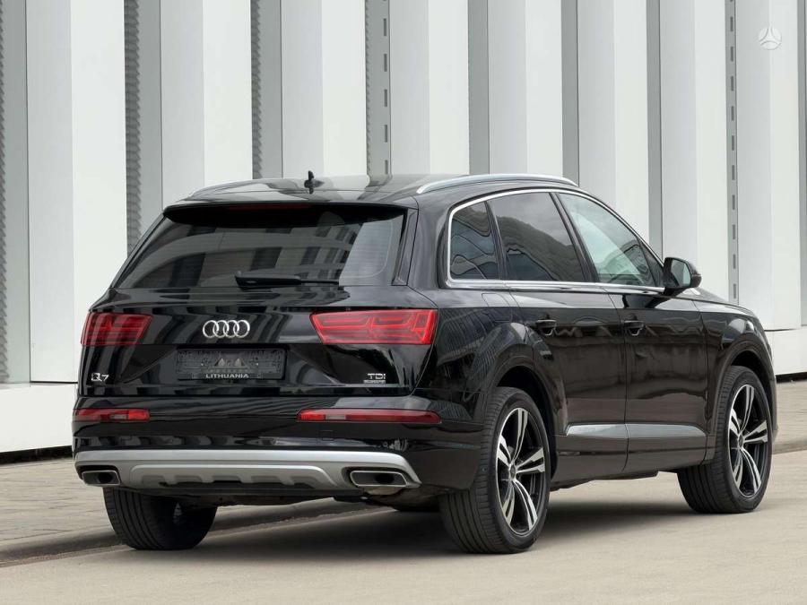 Black Audi Q7 2016 in Vilnius, with an engine capacity of 3.00 L and mileage of 325 thousand km for 18500 €, photo 19 on AUTOMOTO.COM.LV