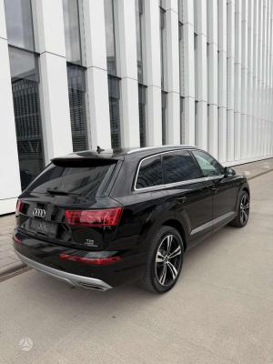 Black Audi Q7 2016 in Vilnius, with an engine capacity of 3.00 L and mileage of 325 thousand km for 18500 €, photo 21 on AUTOMOTO.COM.LV
