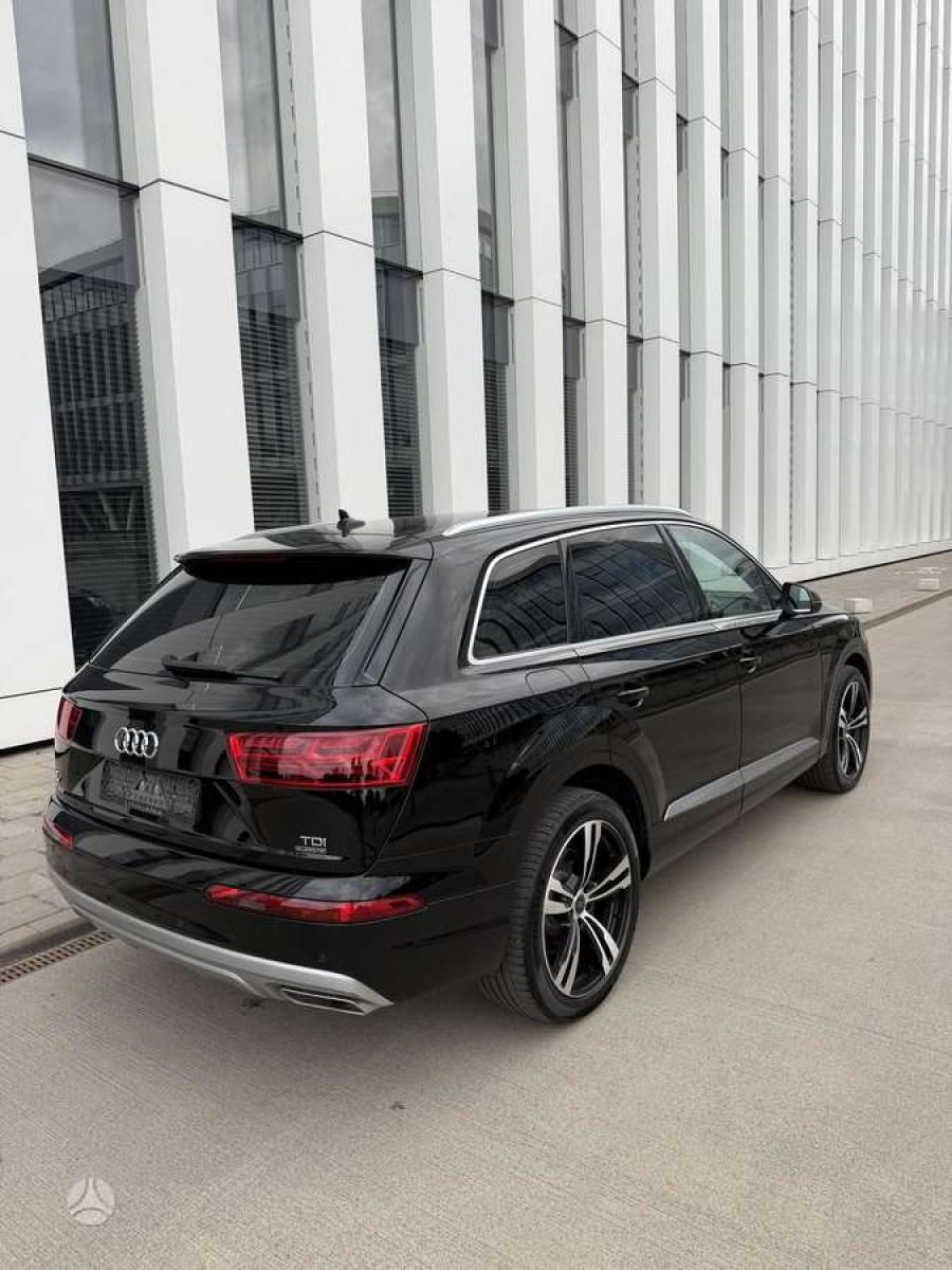 Black Audi Q7 2016 in Vilnius, with an engine capacity of 3.00 L and mileage of 325 thousand km for 18500 €, photo 21 on AUTOMOTO.COM.LV