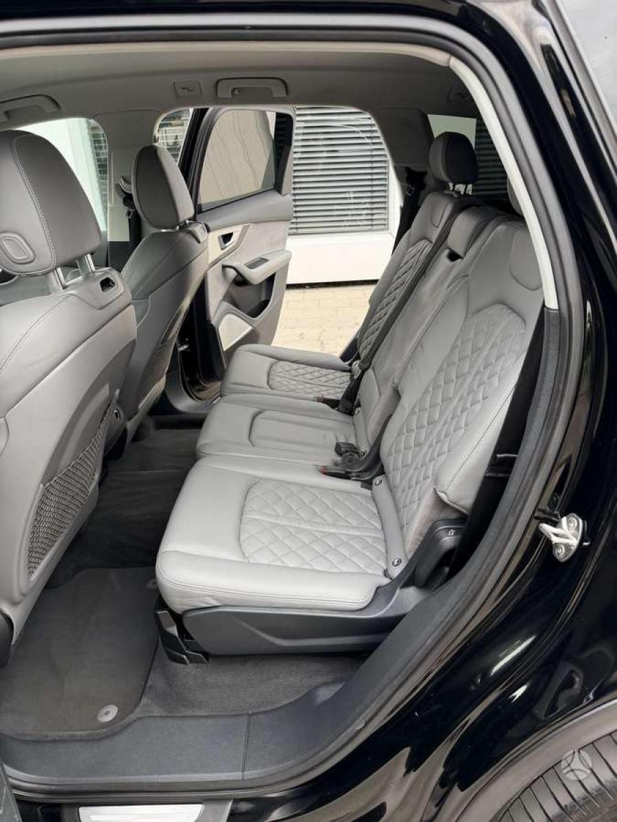 Black Audi Q7 2016 in Vilnius, with an engine capacity of 3.00 L and mileage of 325 thousand km for 18500 €, photo 25 on AUTOMOTO.COM.LV