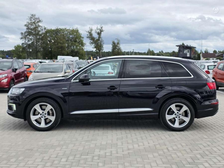 Black Audi Q7 2016 in Taurage, with an engine capacity of 3.00 L and mileage of 270 thousand km for 22220 €, photo 6 on AUTOMOTO.COM.LV