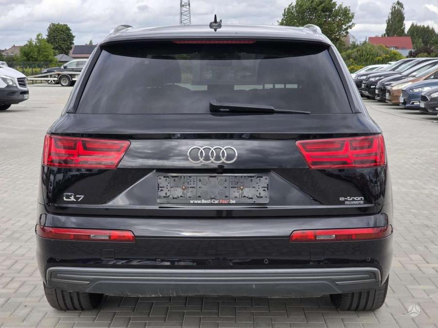 Black Audi Q7 2016 in Taurage, with an engine capacity of 3.00 L and mileage of 270 thousand km for 22220 €, photo 7 on AUTOMOTO.COM.LV