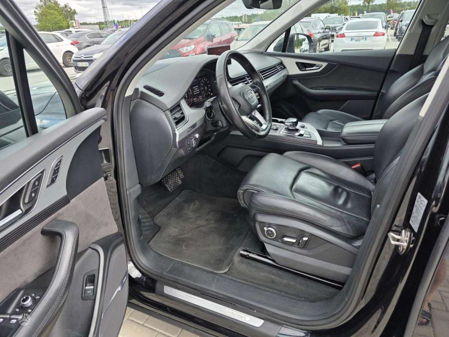 Black Audi Q7 2016 in Taurage, with an engine capacity of 3.00 L and mileage of 270 thousand km for 22220 €, photo 23 on AUTOMOTO.COM.LV
