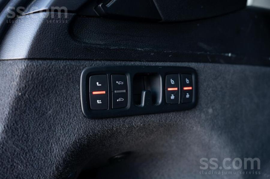 Melns Audi Q7 2016 Rīga, ar dzinēja tilpumu 3.00 L un nobraukumu 290 tūkst. km par 22490 €, foto 36 vietnē AUTOMOTO.COM.LV