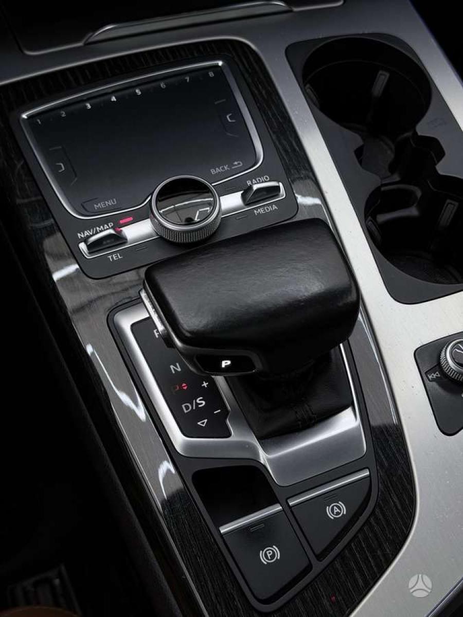 Melns Audi Q7 2016 Viļņa, ar dzinēja tilpumu 3.00 L un nobraukumu 302 tūkst. km par 18990 €, foto 26 vietnē AUTOMOTO.COM.LV