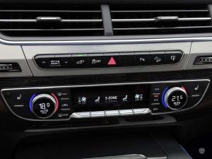 Melns Audi Q7 2016 Viļņa, ar dzinēja tilpumu 3.00 L un nobraukumu 302 tūkst. km par 18990 €, foto 27 vietnē AUTOMOTO.COM.LV