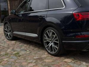 Black Audi Q7 2016 in Klaipeda, with an engine capacity of 2.97 L and mileage of 342 thousand km for 18500 €, photo 18 on AUTOMOTO.COM.LV