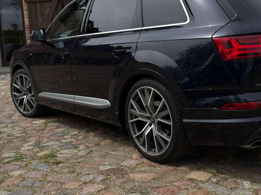 Black Audi Q7 2016 in Klaipeda, with an engine capacity of 2.97 L and mileage of 342 thousand km for 18500 €, photo 18 on AUTOMOTO.COM.LV