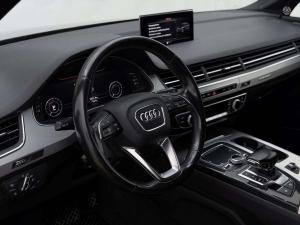 Black Audi Q7 2016 in Vilnius, with an engine capacity of 3.00 L and mileage of 302 thousand km for 18950 €, photo 10 on AUTOMOTO.COM.LV