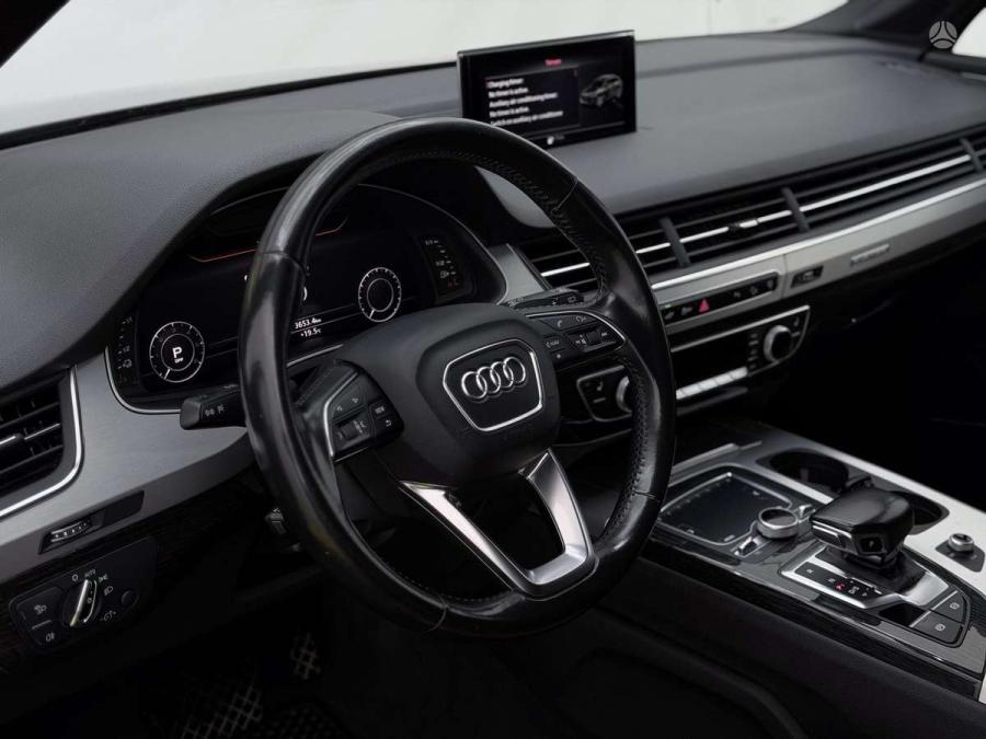 Black Audi Q7 2016 in Vilnius, with an engine capacity of 3.00 L and mileage of 302 thousand km for 18950 €, photo 10 on AUTOMOTO.COM.LV