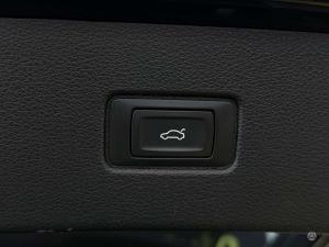 Black Audi Q7 2016 in Vilnius, with an engine capacity of 3.00 L and mileage of 302 thousand km for 18950 €, photo 14 on AUTOMOTO.COM.LV