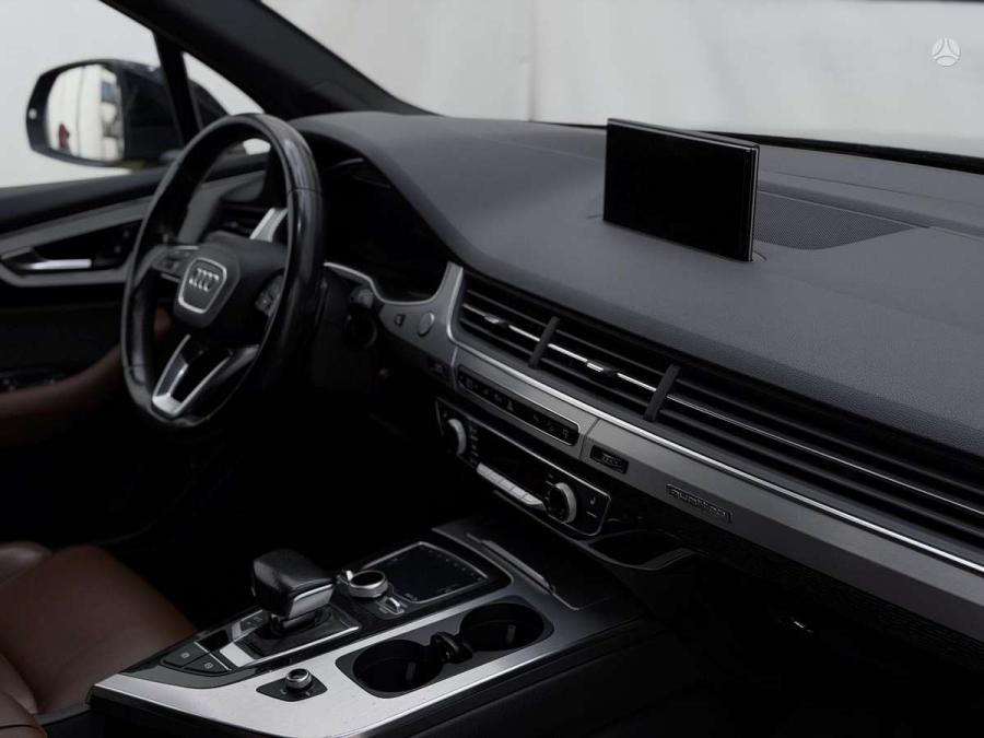 Black Audi Q7 2016 in Vilnius, with an engine capacity of 3.00 L and mileage of 302 thousand km for 18950 €, photo 17 on AUTOMOTO.COM.LV