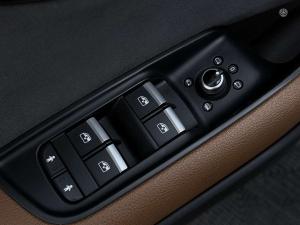 Black Audi Q7 2016 in Vilnius, with an engine capacity of 3.00 L and mileage of 302 thousand km for 18950 €, photo 22 on AUTOMOTO.COM.LV