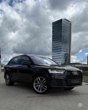 Melns Audi Q7 2016 Viļņa, ar dzinēja tilpumu 2.97 L un nobraukumu 253 tūkst. km par 24000 €, foto 4 vietnē AUTOMOTO.COM.LV
