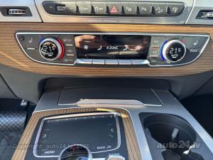Black Audi Q7 2016 in Tallinn, with an engine capacity of 3.00 L and mileage of 166 thousand km for 29900 €, photo 21 on AUTOMOTO.COM.LV