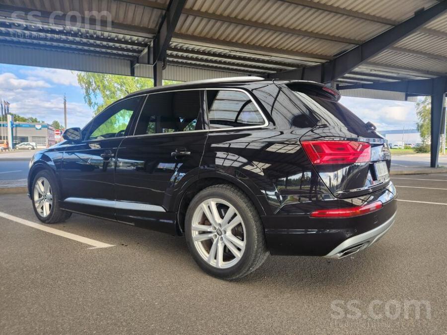 Black Audi Q7 2016 in Riga, with an engine capacity of 3.00 L and mileage of 292 thousand km for 16900 €, photo 3 on AUTOMOTO.COM.LV