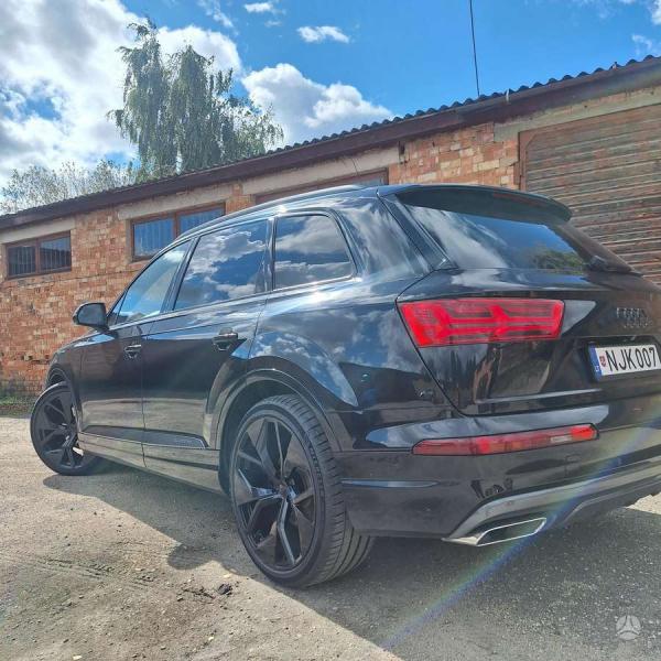 Audi Q7 2016 Molėtai vietnē Melns Audi Q7 2016 Molėtai, ar dzinēja tilpumu 2.97 L un nobraukumu 277 tūkst. km par 26000 €, foto 1 vietnē AUTOMOTO.COM.LV