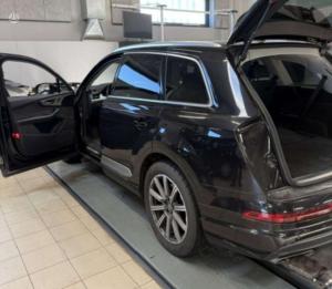 Melns Audi Q7 2016 Kauņa, ar dzinēja tilpumu 2.97 L un nobraukumu 172 tūkst. km par 18499 €, foto 4 vietnē AUTOMOTO.COM.LV