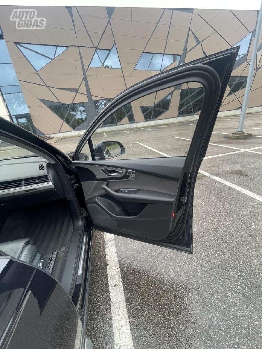 Black Audi Q7 2016 in Joniskis, with an engine capacity of 3.00 L and mileage of 416 thousand km for 16000 €, photo 15 on AUTOMOTO.COM.LV