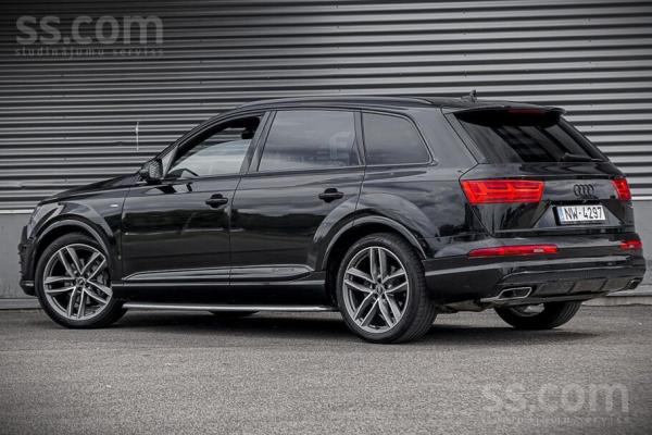 Black Audi Q7 2017 in Riga, with an engine capacity of 3.00 L and mileage of 224 thousand km for 26990 €, photo 3 on AUTOMOTO.COM.LV