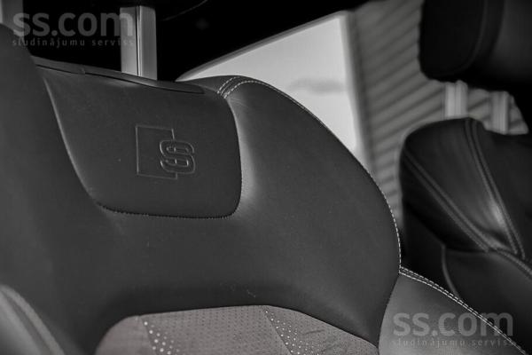 Black Audi Q7 2017 in Riga, with an engine capacity of 3.00 L and mileage of 224 thousand km for 26990 €, photo 9 on AUTOMOTO.COM.LV