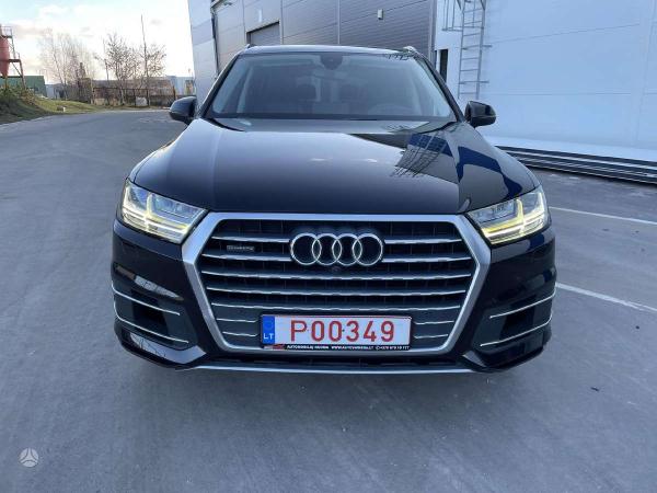 Black Audi Q7 2017 in Vilnius, with an engine capacity of 3.00 L and mileage of 140 thousand km for 22999 €, photo 3 on AUTOMOTO.COM.LV