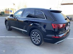 Black Audi Q7 2017 in Vilnius, with an engine capacity of 3.00 L and mileage of 140 thousand km for 22999 €, photo 10 on AUTOMOTO.COM.LV