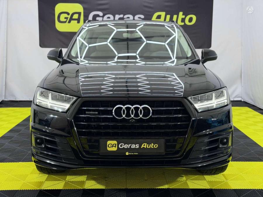 Black Audi Q7 2017 in Vilnius, with an engine capacity of 3.00 L and mileage of 234 thousand km for 23150 €, photo 2 on AUTOMOTO.COM.LV