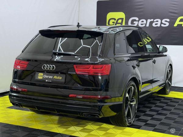 Black Audi Q7 2017 in Vilnius, with an engine capacity of 3.00 L and mileage of 234 thousand km for 23150 €, photo 4 on AUTOMOTO.COM.LV
