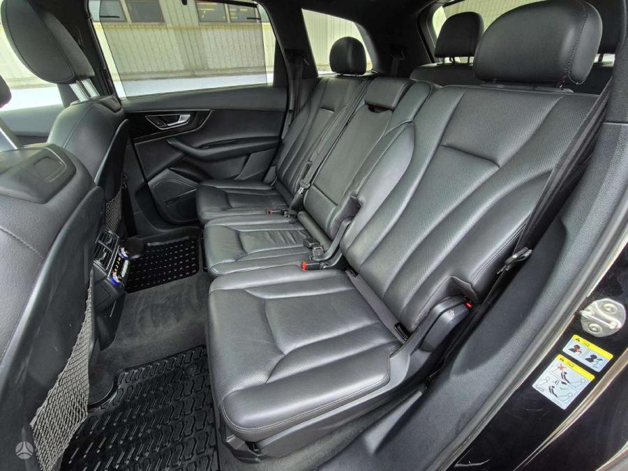 Black Audi Q7 2017 in Vilnius, with an engine capacity of 3.00 L and mileage of 183 thousand km for 19600 €, photo 13 on AUTOMOTO.COM.LV