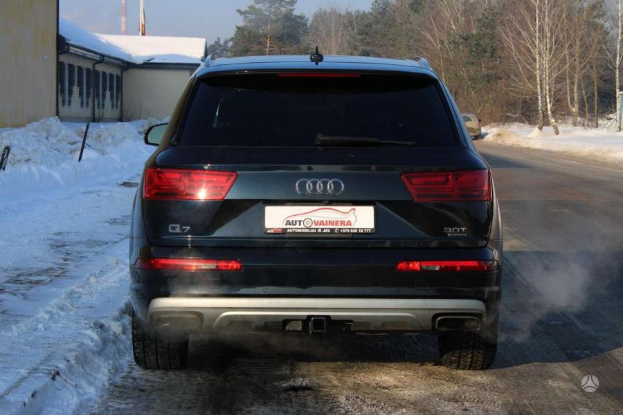 Black Audi Q7 2017 in Vilnius, with an engine capacity of 3.00 L and mileage of 230 thousand km for 19700 €, photo 6 on AUTOMOTO.COM.LV