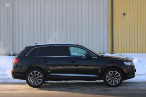 Black Audi Q7 2017 in Vilnius, with an engine capacity of 3.00 L and mileage of 230 thousand km for 19700 €, photo 8 on AUTOMOTO.COM.LV