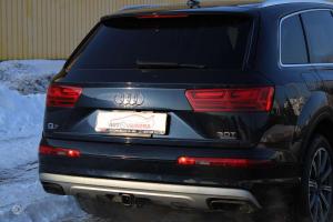 Black Audi Q7 2017 in Vilnius, with an engine capacity of 3.00 L and mileage of 230 thousand km for 19700 €, photo 10 on AUTOMOTO.COM.LV